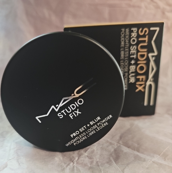 MAC Cosmetics | Makeup | Mac Studio Fix Pro Set Blur Weightless Loose ...